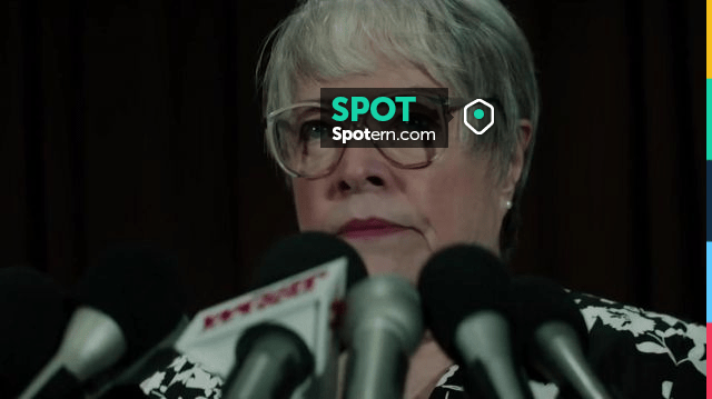 The glasses of Bobi Jewell (Kathy Bates) in The case of Richard Jewell ...