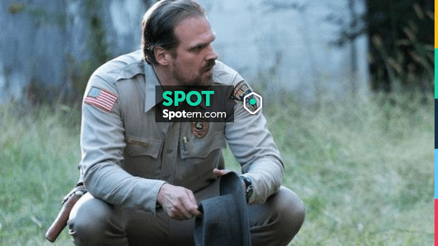 The patch embroidered Jim Hopper (David Harbour) in Stranger Things ...