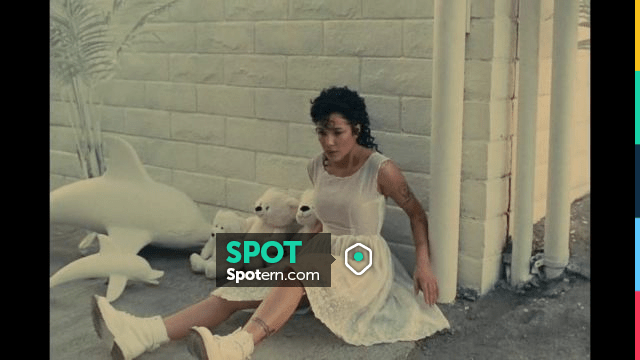 White dress with lace detail worn by Halsey in the clip Halsey ...