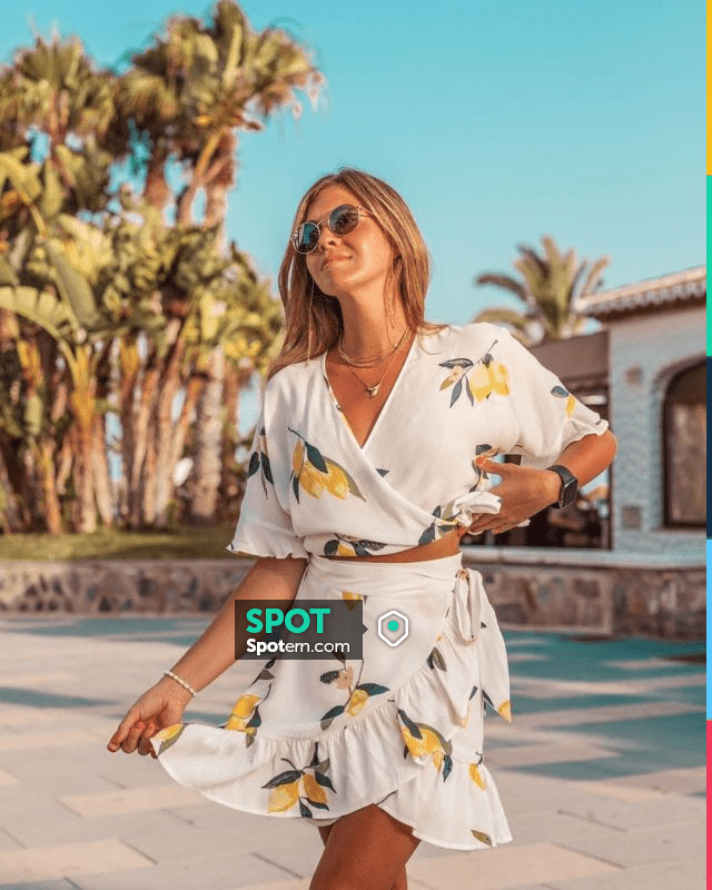 Flo­ral Skirt of Maria Tavera on the Instagram account @mariatavera ...