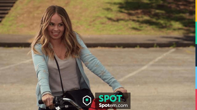 The shoulder bag black in the shape of a cylinder of Patty Bladell ...