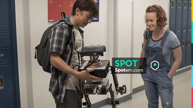 Salopette en jean de Abby Hammond (Liv Hewson) dans Santa Clarita Diet ...