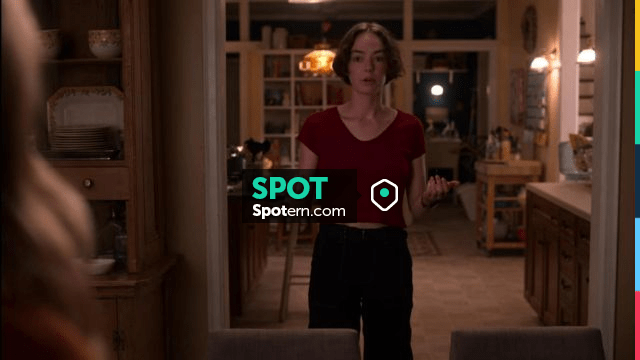 Crop top red of Casey Gardner (Brigette Lundy-Paine) in Atypical ...