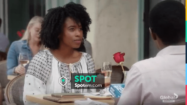 Marco bordado Lino Campesino Top usado por Simone Garnett (Kirby Howell ...