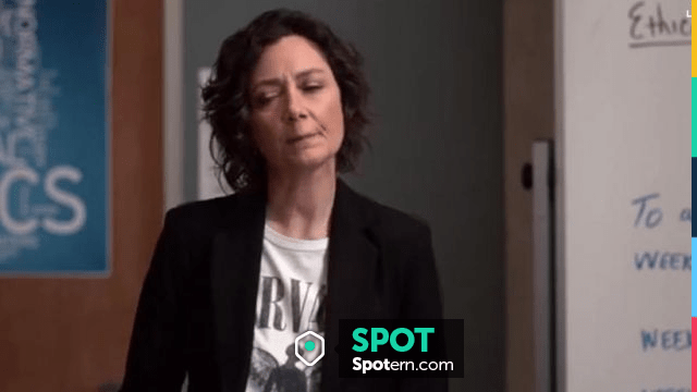 Trunk ltd Nir­vana Tee worn by Professor Judd (Sara Gilbert) in ...