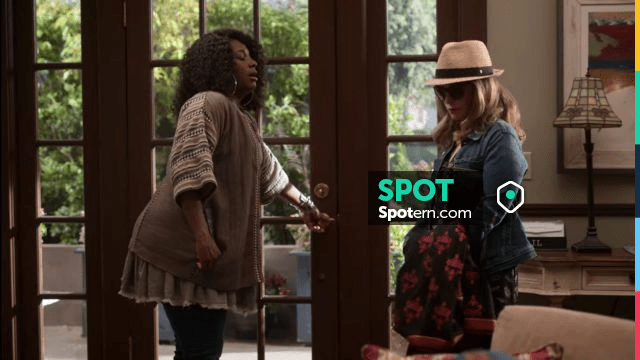 The jacket, jeans, Elsa Gardner (Jennifer Jason Leigh) in Atypical ...