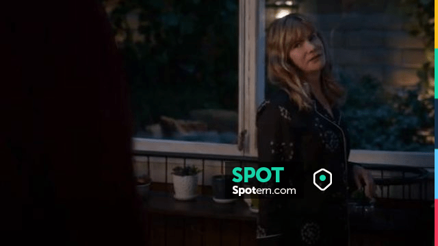 Chalmers Black Frida Pajamas worn by Elsa Gardner (Jennifer Jason Leigh ...