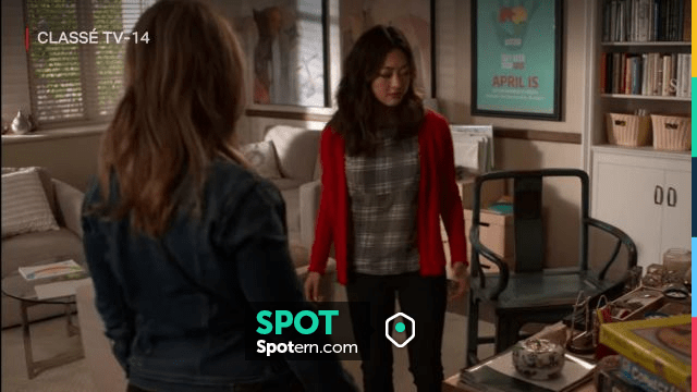 Black Jeans Julia Sasaki (Amy Okuda) in Atypical (S03E10) | Spotern