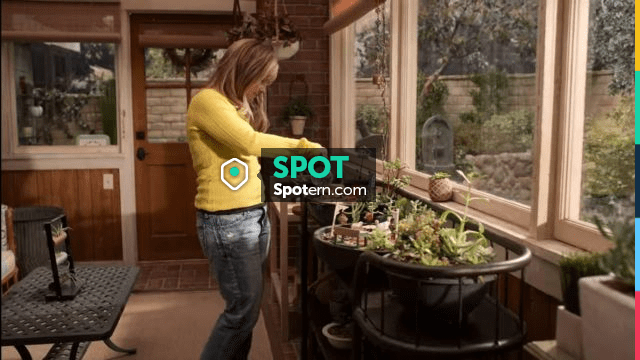 Pull jaune de Elsa Gardner (Jennifer Jason Leigh) dans Atypical (S03E07 ...