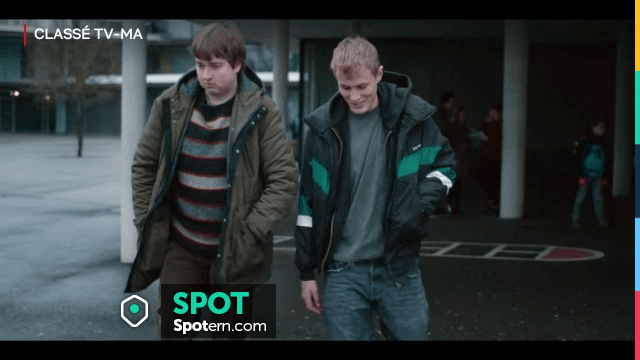 Pantalon marron de Hagen (Daniel Friedl) dans Nous, La Vague (S01E01 ...