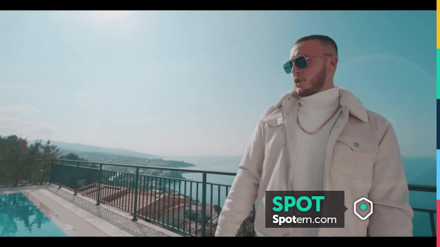 La veste blanche de Mozzik dans Mozzik - Dhelper Dinake (prod. by Rzon ...