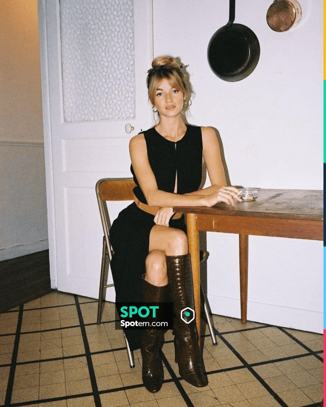 The boots Constance Arnoult on the account Instagram of @constancearnlt ...