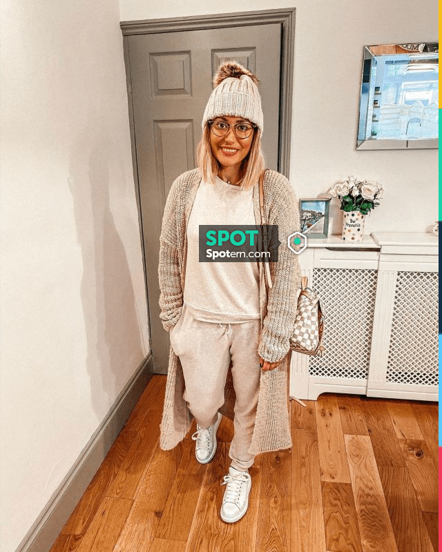 Long Knit Cardi­gan of Danielle French on the Instagram account ...