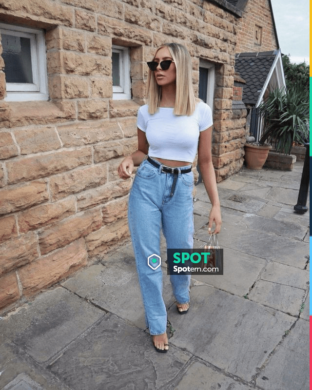 Jean bleu de Alexx Coll sur l'Instagram account @alexxcoll | Spotern