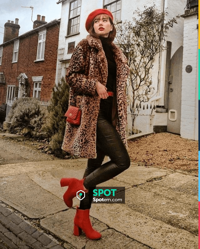 Red An­kle boots of Abi Milner on the Instagram account @abigail_janine ...