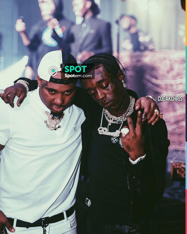 The cap Burberry two-color Logo worn by Doe Beezy on the account ...