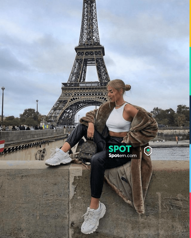 Coat of Jess Hunt on the Instagram account @jesshunt2 | Spotern