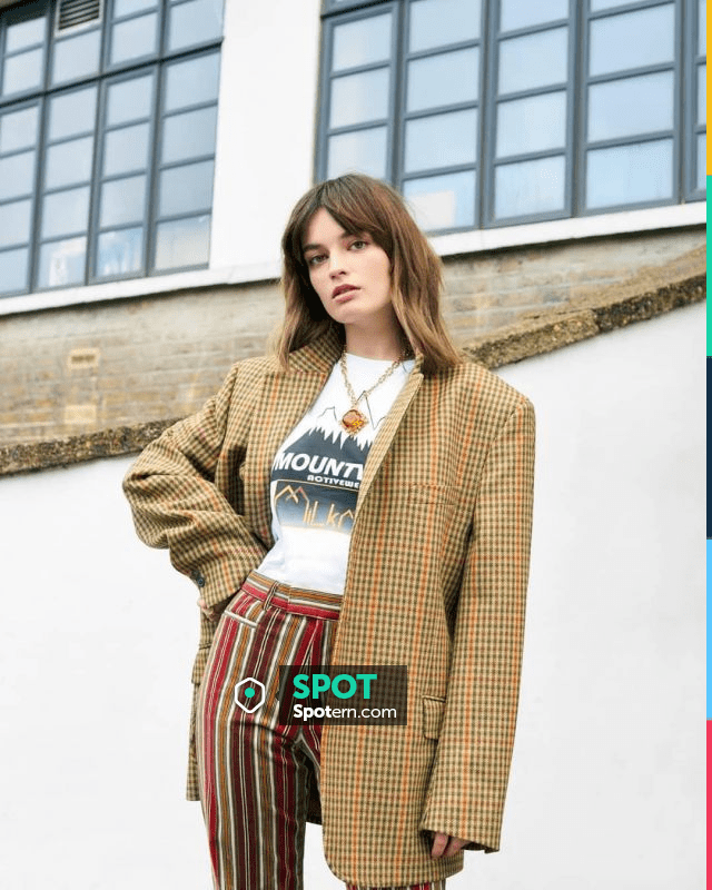 Pantalon a rayure de Emma Mackey sur le compte Instagram de ...