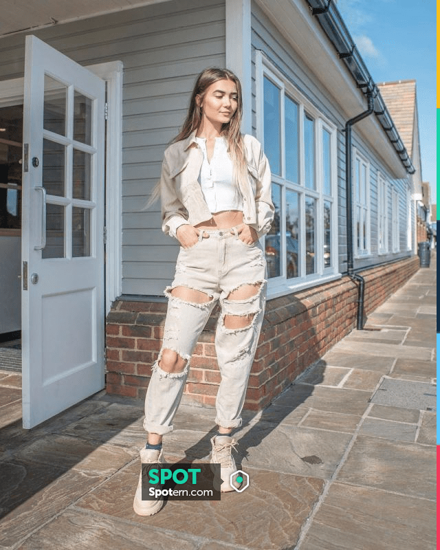 Sneak­er Boots of Roxi on the Instagram account @roxxsaurus | Spotern