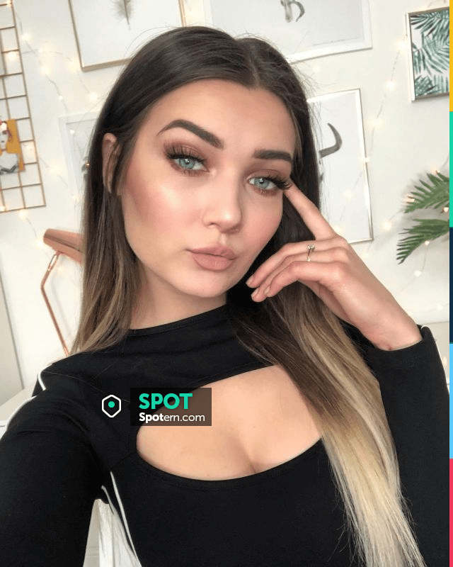 Black Long Sleeve Top of Roxi on the Instagram account @roxxsaurus ...