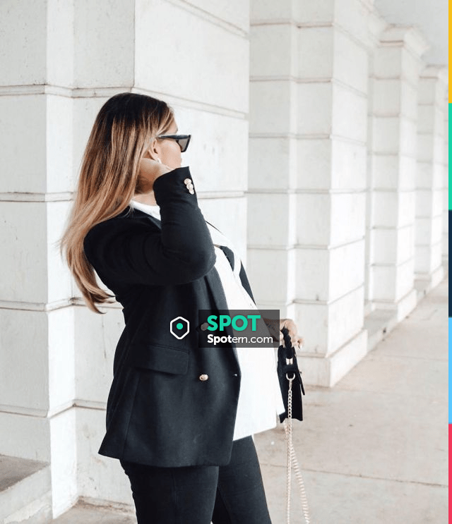 Jack­et in Black of Jessica Shears on the Instagram account @jessica ...