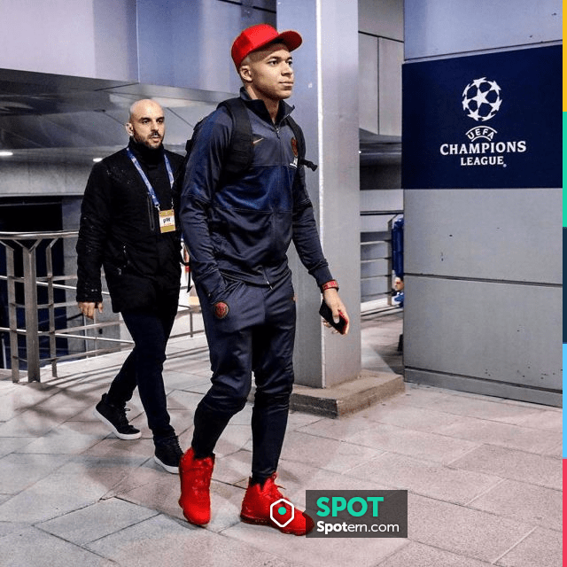 Sneakers Nike red worn by Kylian Mbappé on his account Instagram @k ...