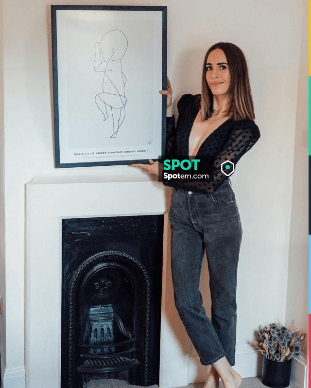El bodysuit negro de Louise Roe en su instagram account@louiseroe | Spotern