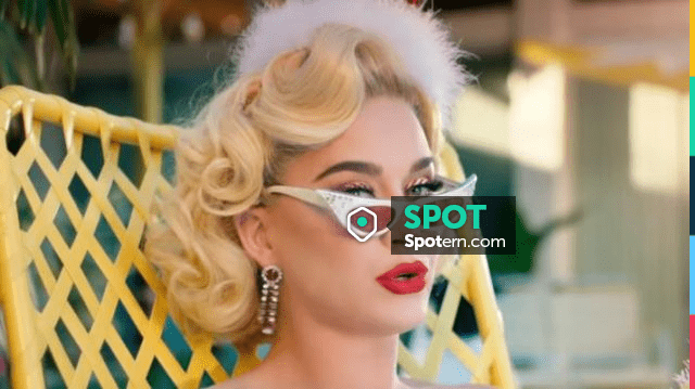 Retro Pin­up Cat Eye Sun­glass­es worn by Katy Perry in her Cozy Little ...