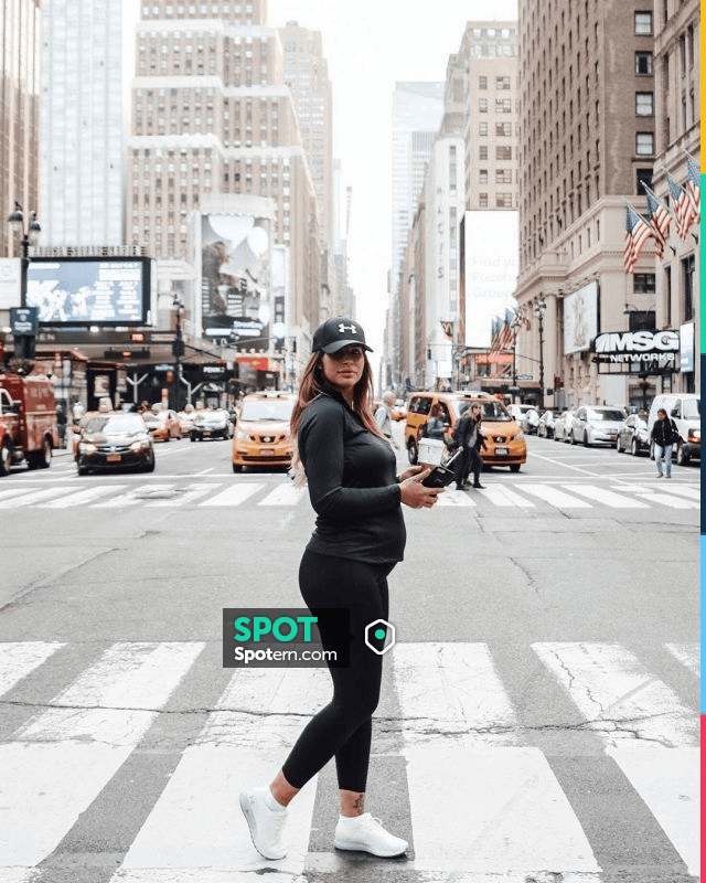 Medias en negro de Jessica Shears en la cuenta de Instagram @jessica ...