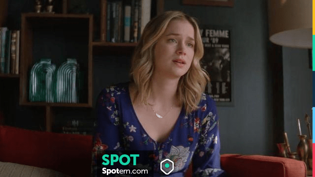 Flower print blue dress of Guinevere Beck (Elizabeth Lail) in YOU ...