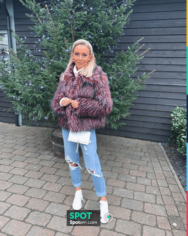 Over­sized Sneak­er of Alexandra Simpson on the Instagram account ...