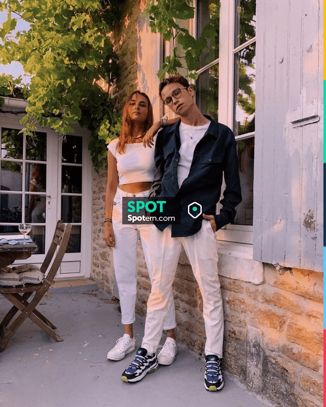 The blue shirt of Sundy Jules on the account Instagram of @sundyjules ...