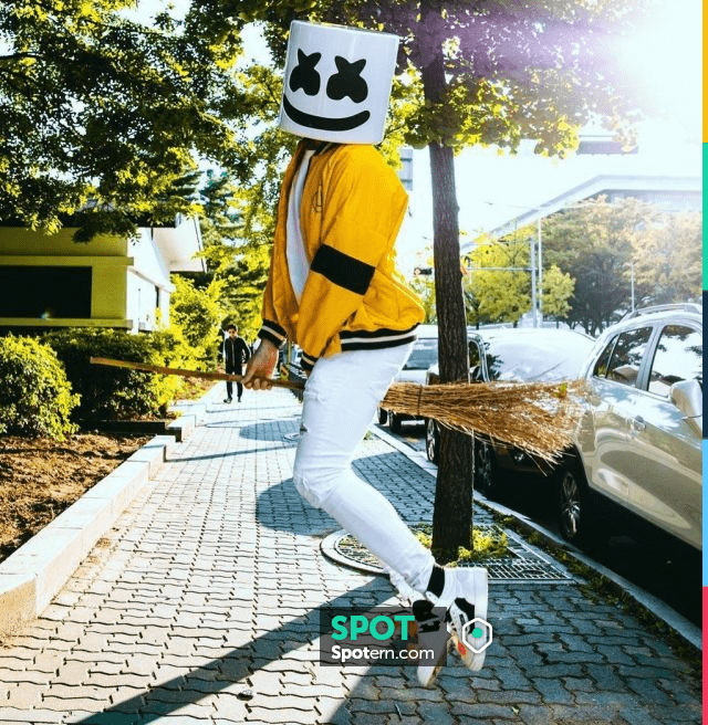 Off-White Off-Court Tumbled White de Marshmello sur le compte Instagram de @marshmellomusic ...