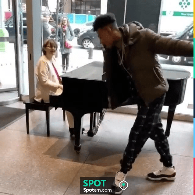 Sneakers white and black worn by Blueface account on the Instagram of ...