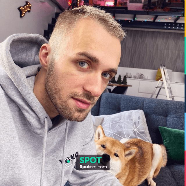sur le compte Instagram de @xsqueezie | Spotern