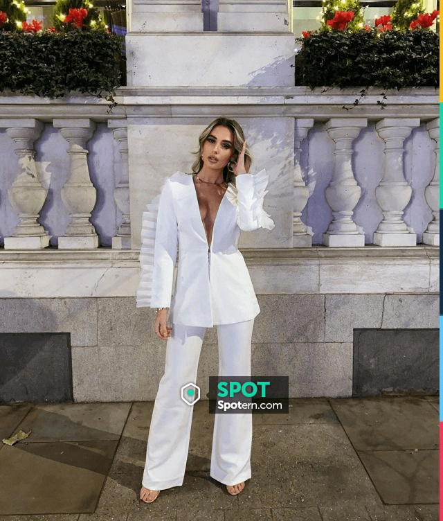 White Trousers of Tia Lineker on the Instagram account @tialineker ...