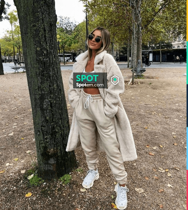 Long­line Borg Coat of Tia Lineker on the Instagram account @tialineker ...