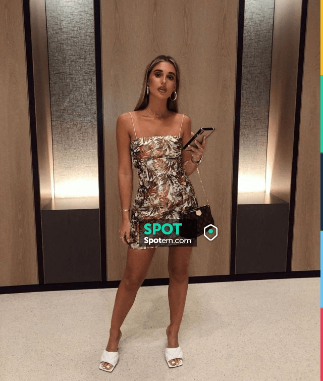 Mi­ni Bag of Tia Lineker on the Instagram account @tialineker | Spotern