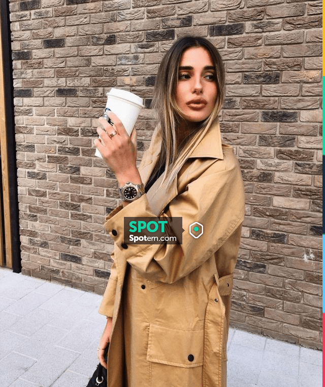 Belt­ed Camel Trench Coat of Tia Lineker on the Instagram account ...