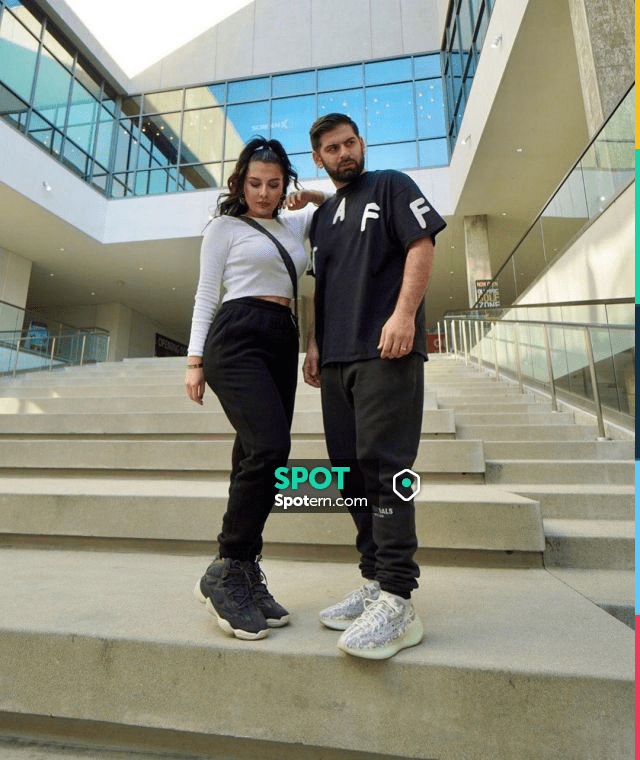 Jogging Fear Of God Essentials worn by Qias Omar's account on the ...