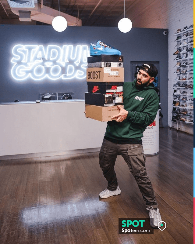 Les Sneakers adidas Yeezy 700 V2 Static de Qias Omar sur le compte ...