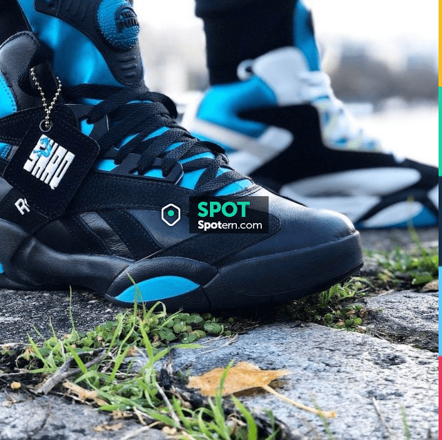 The pair of reebok black and blue on the account Instagram of ...