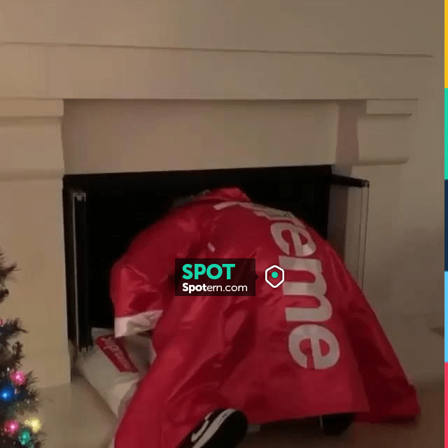 Boxing Robe with hood in satin Supreme Everlast Red on the account ...