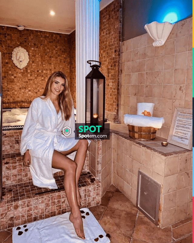The bathrobe white Eva Colas on the account Instagram of @evacolasoff ...