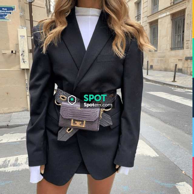 The mini fanny pack Eden of Givenchy worn by Matilda on the account ...