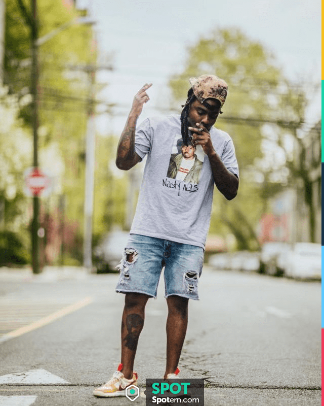 Sneakers nike beige, white and red worn by Wale on the account ...