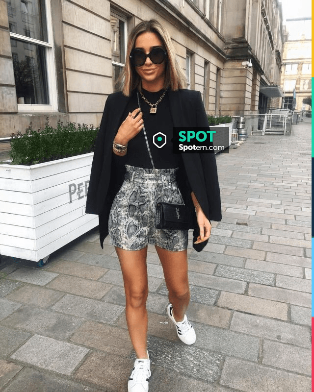 Black Top of Emily Shak on the Instagram account @emilyshak | Spotern