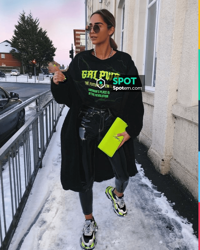 Sweatshirts puissance de Emily Shak sur l'Instagram account @emilyshak ...