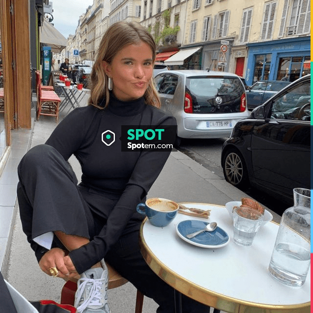 The turtleneck in black-worn by Matilda on the account Instagram of ...