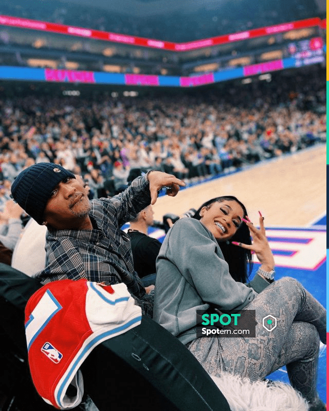 The legging snake print worn by Saweetie on the account Instagram of ...